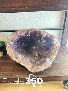 Estate Sale Features: